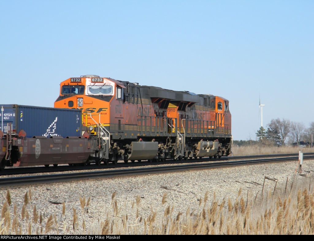 BNSF 6732